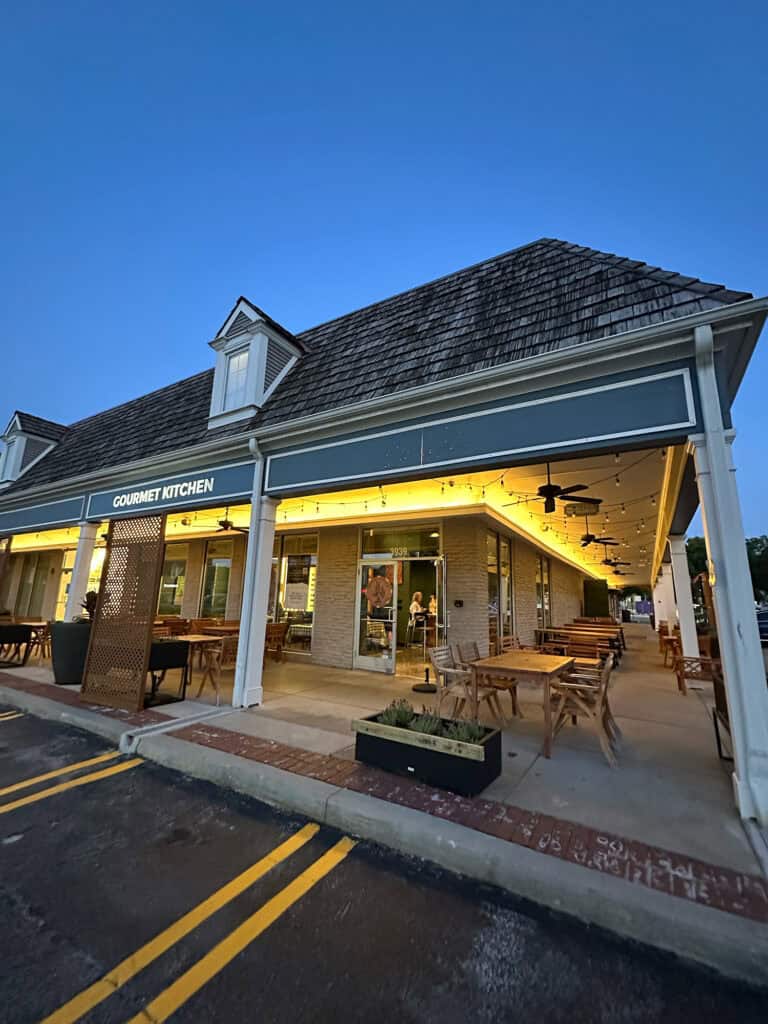 Frankie Pickle’s pops up fresh seafood fare from its tackle box (with a ...